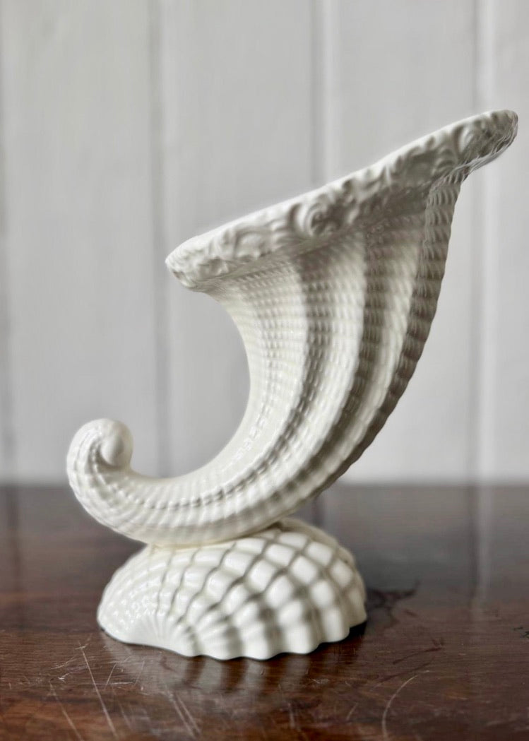 Spode Velamour Cornucopia Shell vase – The Vintage Pieces