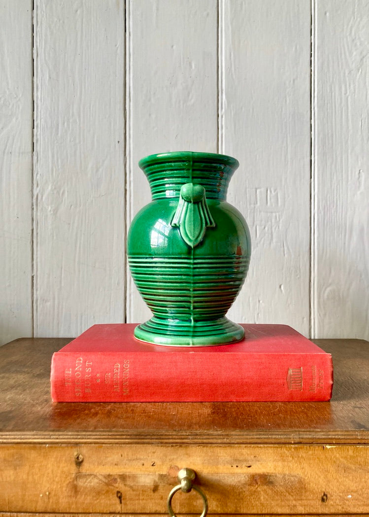 Green Dartmouth vase with twin handles – The Vintage Pieces
